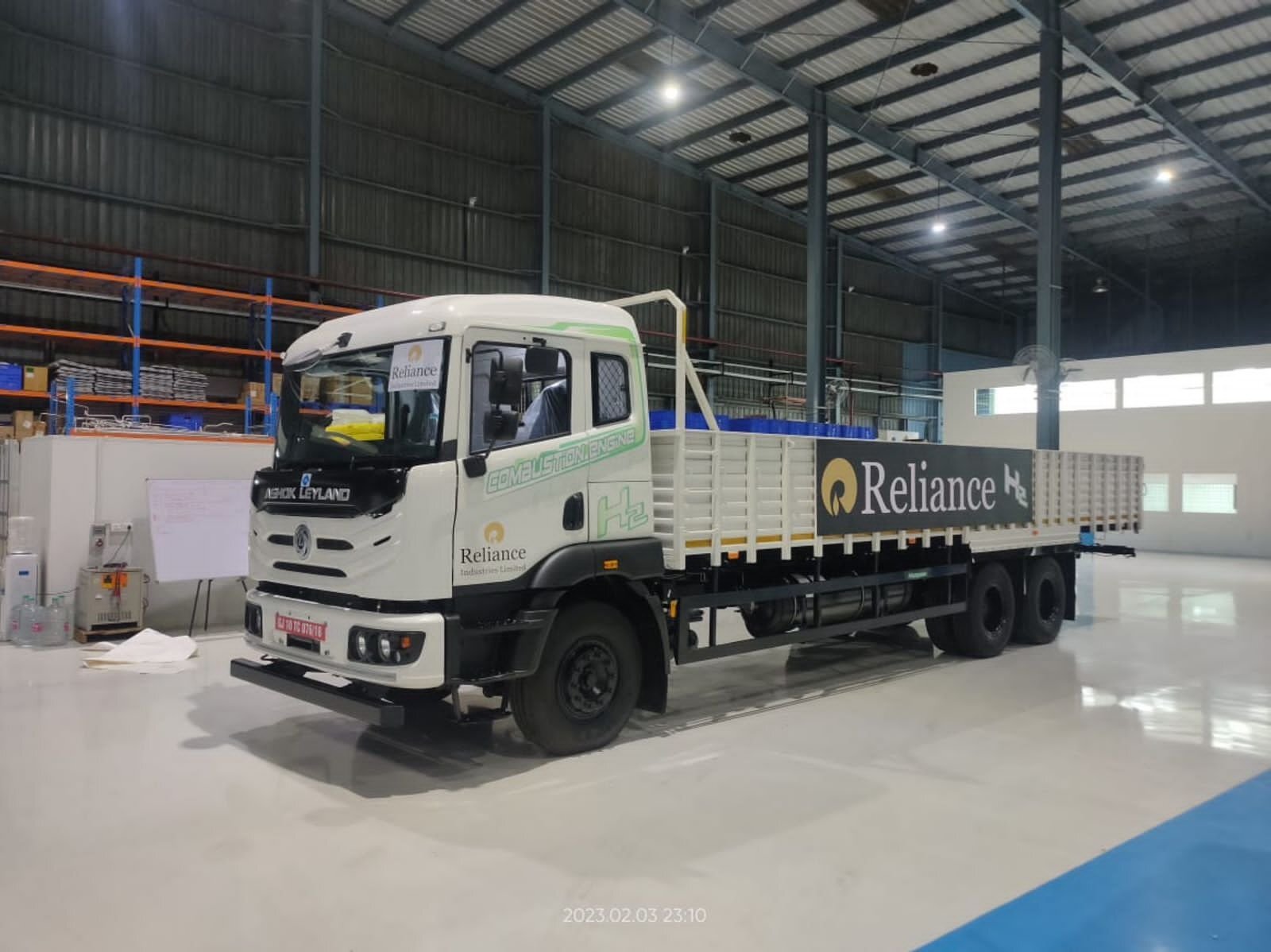 RIL & Ashok Leyland unveil H2-ICE powered heavy duty truck ...